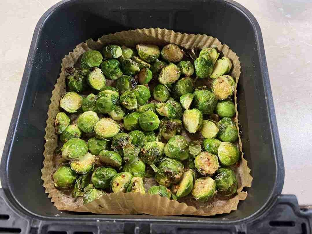Coles de Bruselas con parmesano en la airfryer - Mi freidora aire